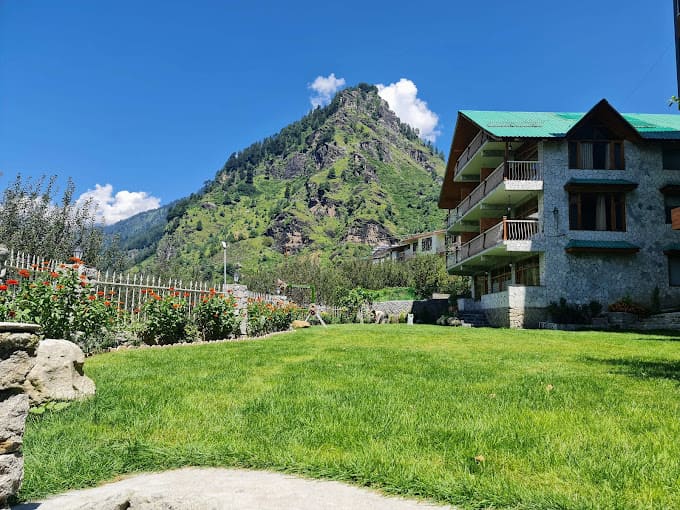 Book in Manali | The White Stone Resort